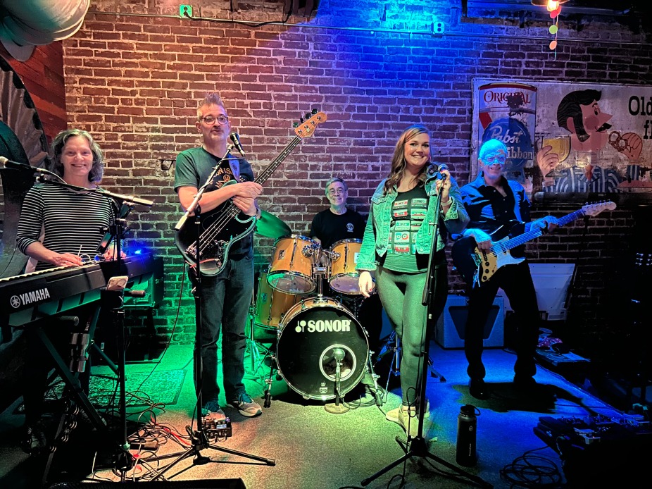 The Mixed Tapes – Bowstring