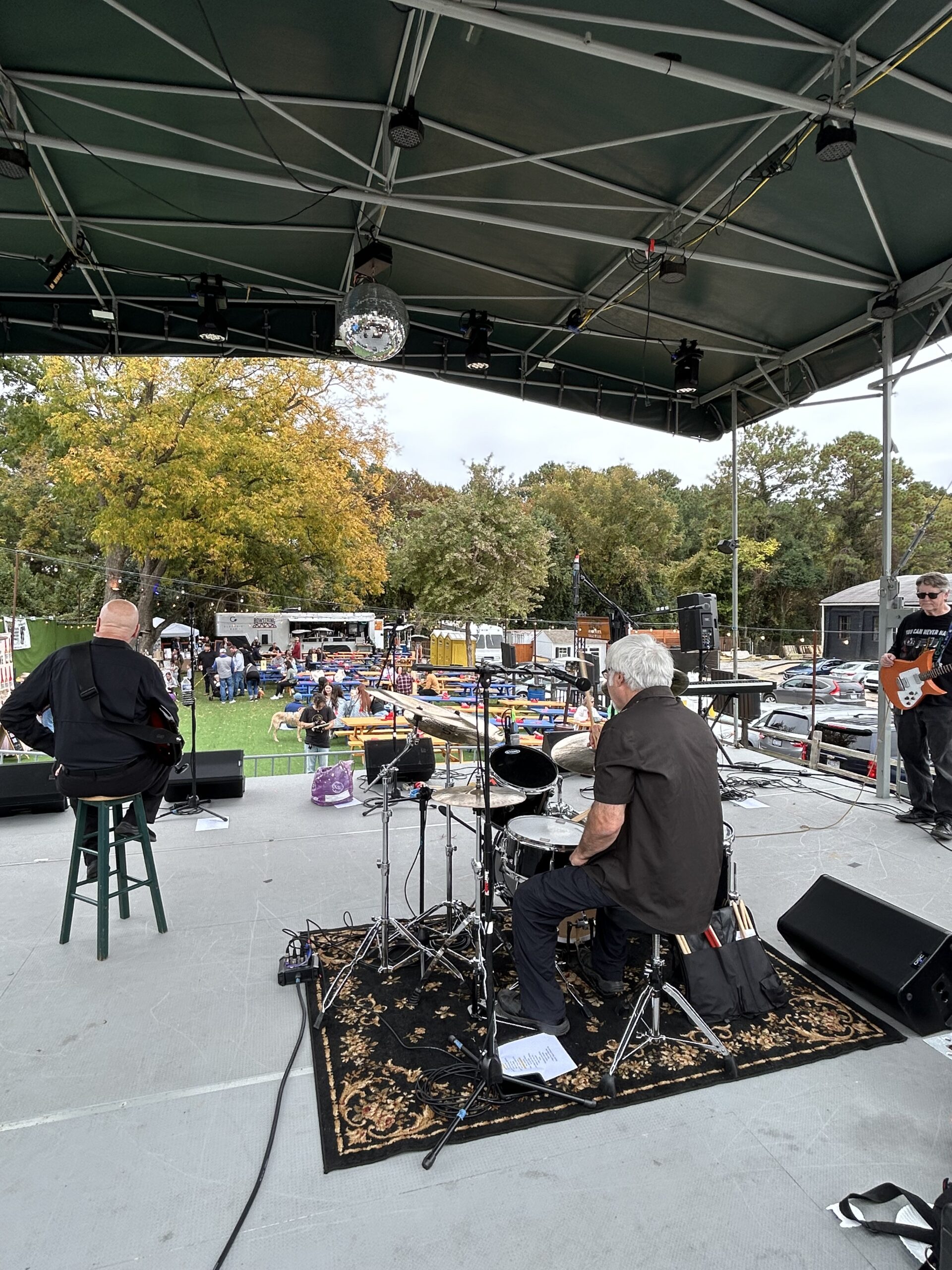 Men In Black – Bowstring